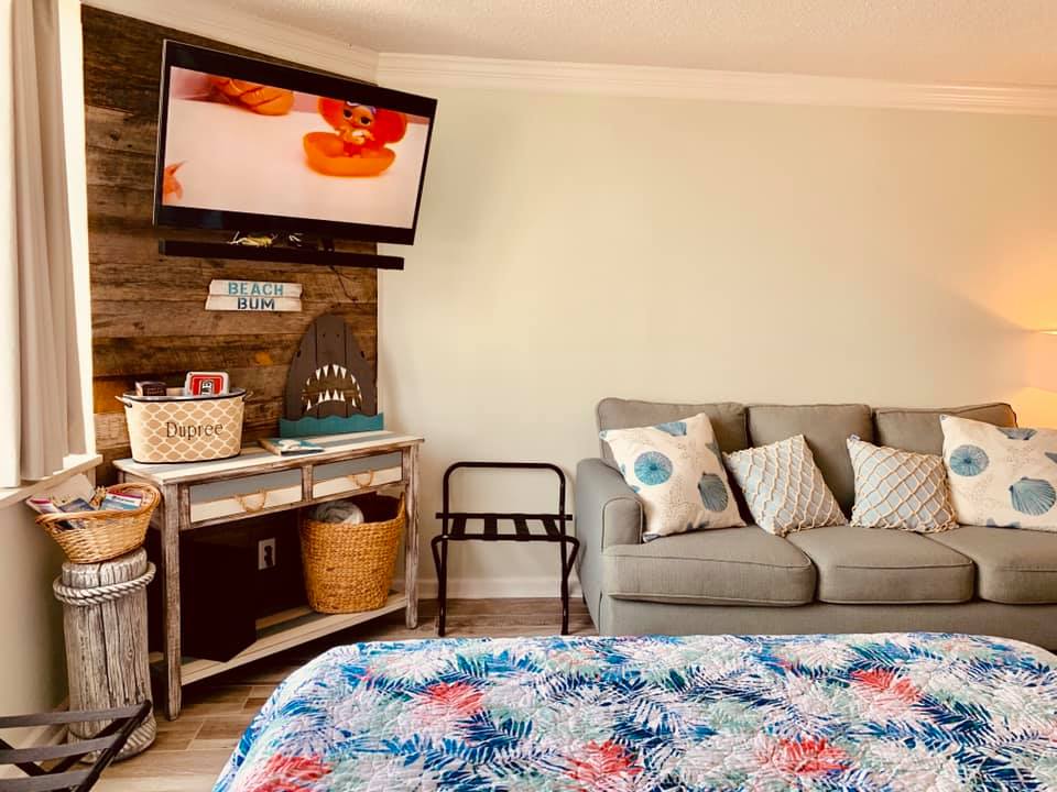 57195208_841837006159161_5491519118509080576_n | Top of the Gulf Studio